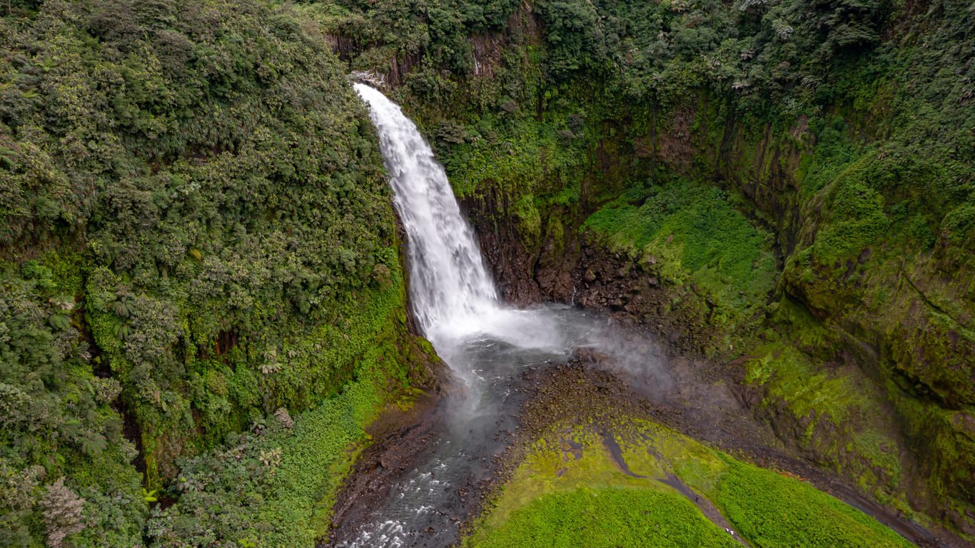 Cascada Mágica del Río Malo - Napo.Travel